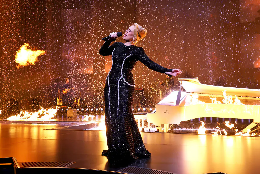 Adele Breaks Down In Tears During Live Performance After Spotting ...