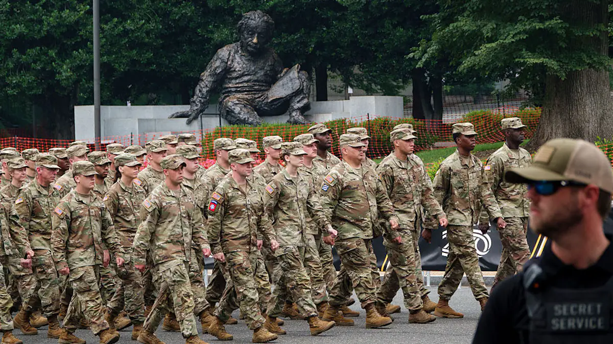 US Veteran reveals reason for 'worst marching' at Trump's military ...