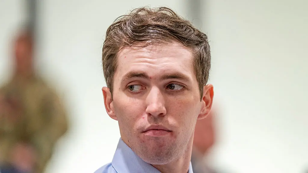 Body language expert makes chilling observation about forehead of ...