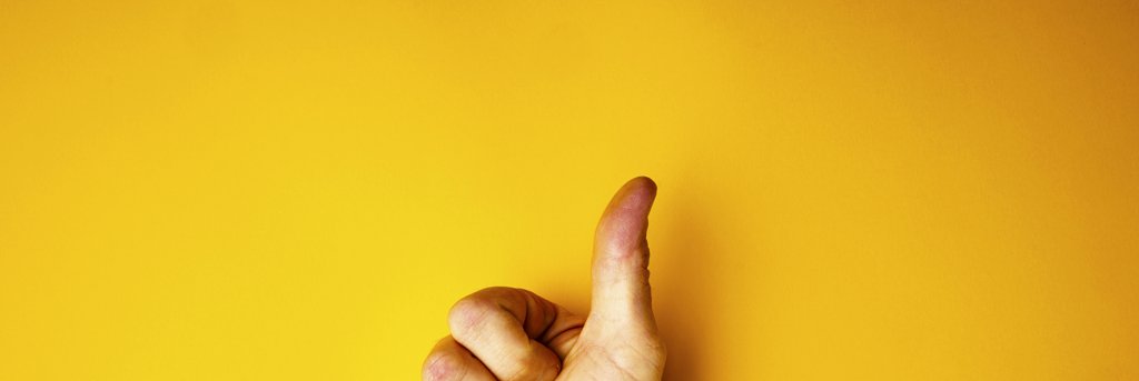 Man With 'World's Largest Thumb' Stuns Internet With His Enormous Digit ...