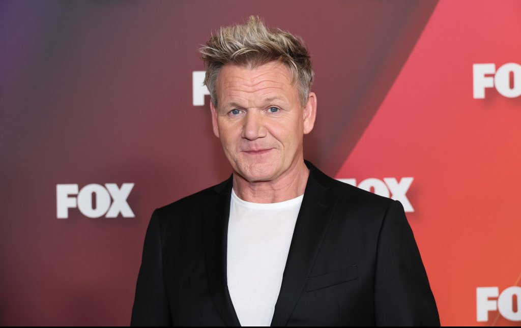 Gordon Ramsay Shows Off Injury On His Torso And Fans Are Stunned After ...