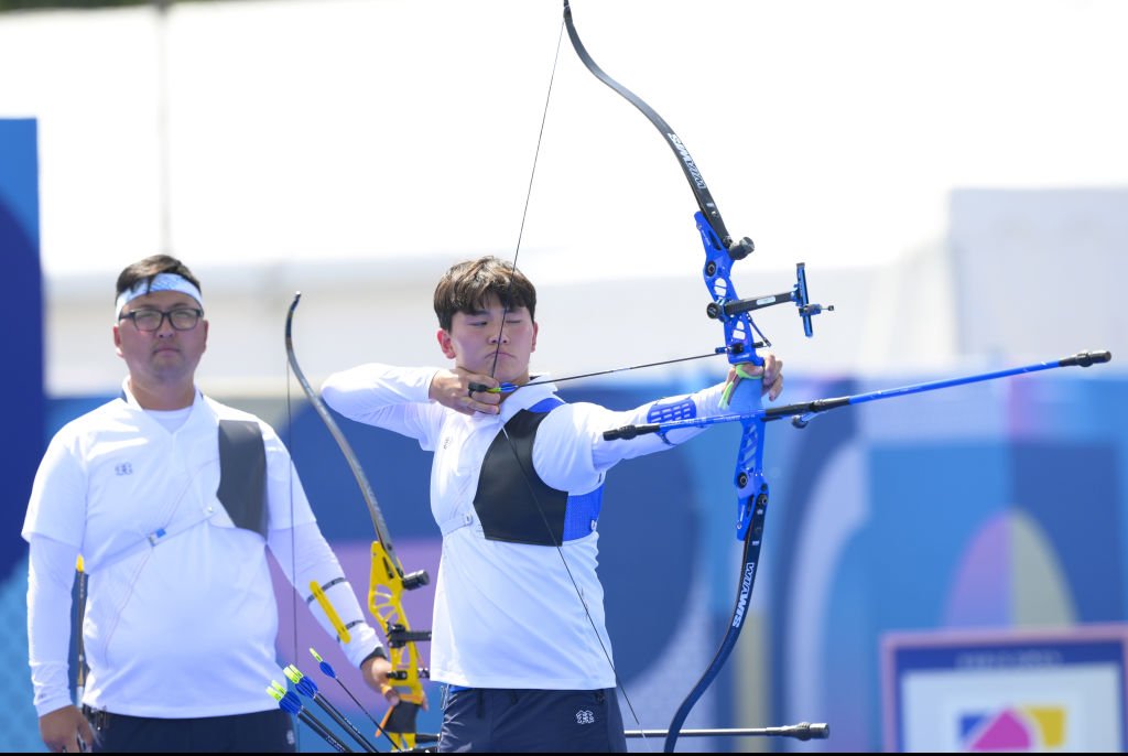 Bee Spotted Causing Chaos During Olympics Archery Event