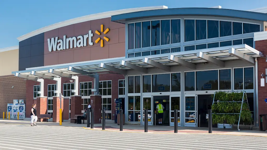 82-year-old Walmart employee finally retires after TikToker raises over ...